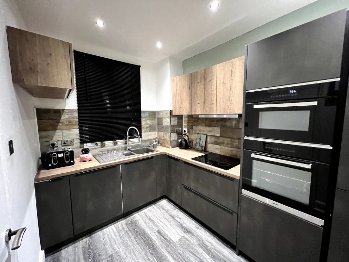 Lovely One Bedroom Apartment With Jacuzzi - Glasgow