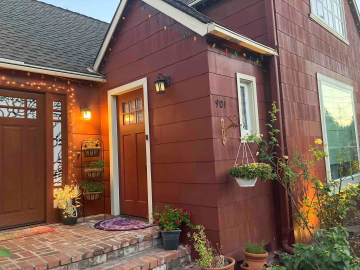 Brown Street Bungalow - Benicia, CA