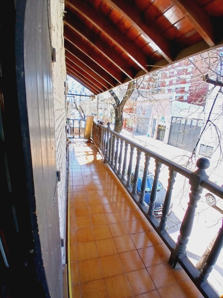 Casa En Pleno Centro No Posee Cochera - Zárate