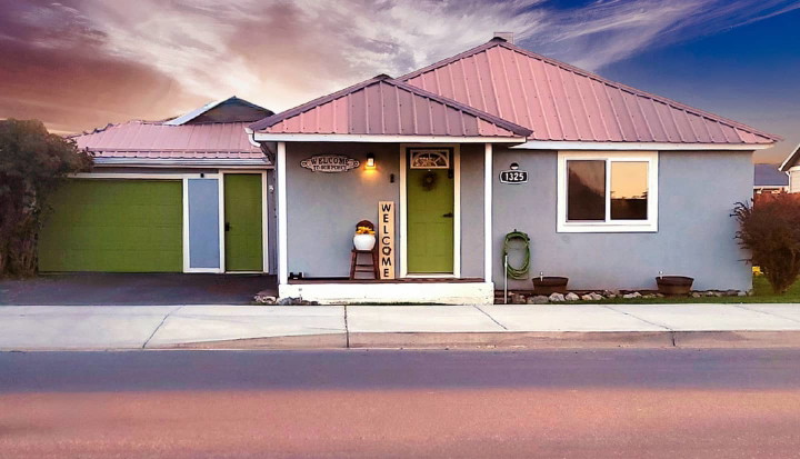 Roomy 1620 Sq.ft Home W/ Family Room & Bonus Room! - Baker City, OR
