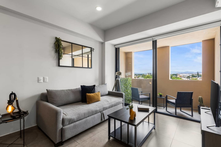 709b | Dept. Looking For Minerva / Americana / Expo - Guadalajara