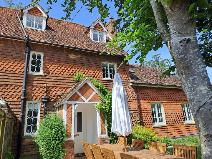 Holly Cottage, 2 Northbrook Park, Farnham/sleeps 8 - Alton, UK