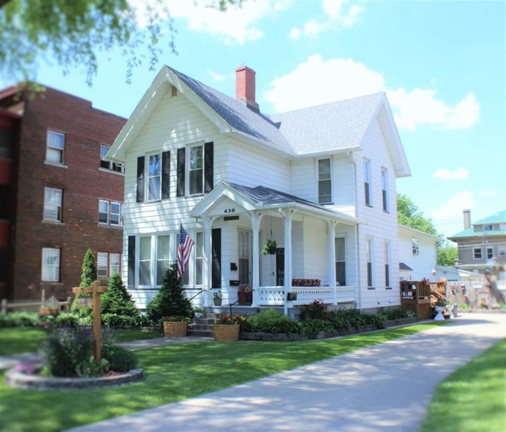 The Guest House Presented By Fisher House B&b - Clinton, IA