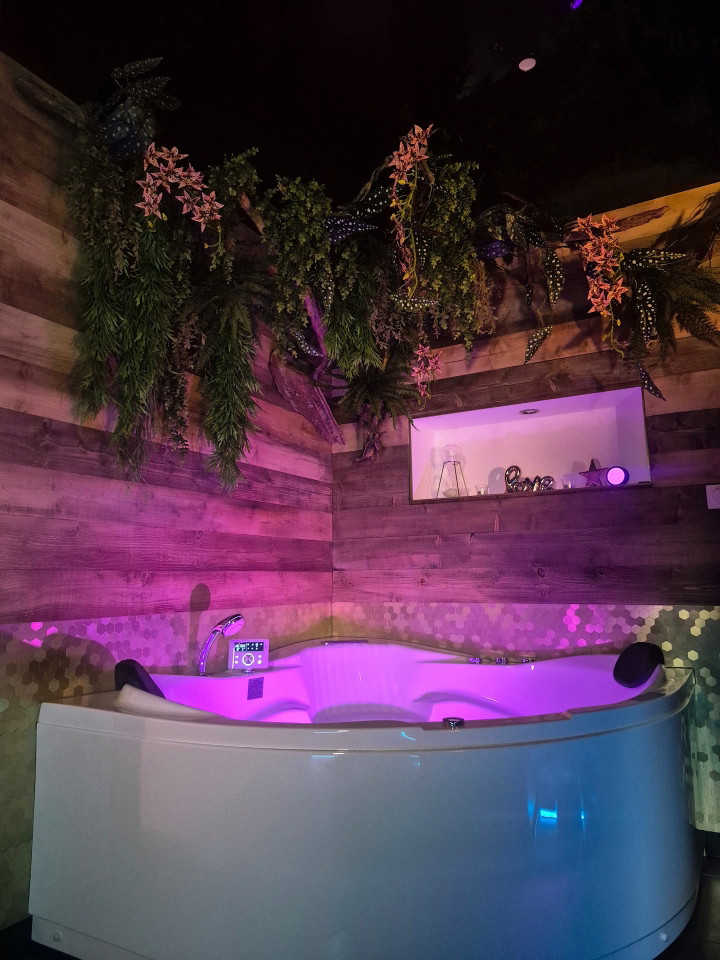 Love Room Avec Balnéo Jacuzzi - Villefranche-sur-Saône