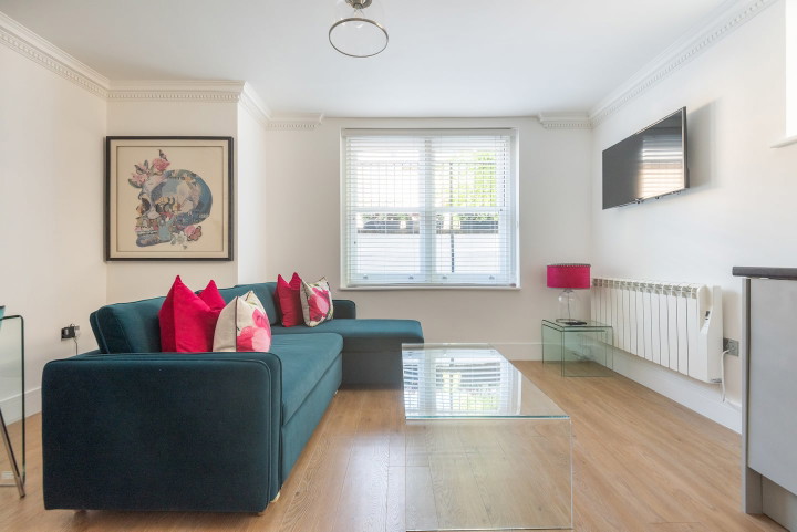 Luxury Town Centre Flat With Private Parking - Royal Tunbridge Wells