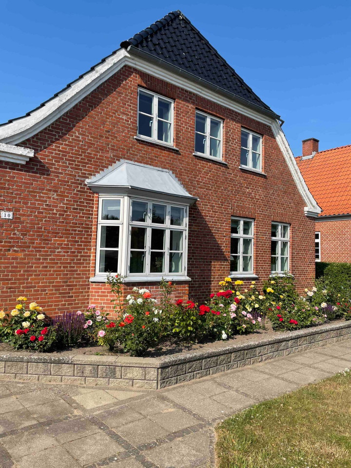 Dejligt Byhus Med Udsigt Til Marsken. - Dänemark