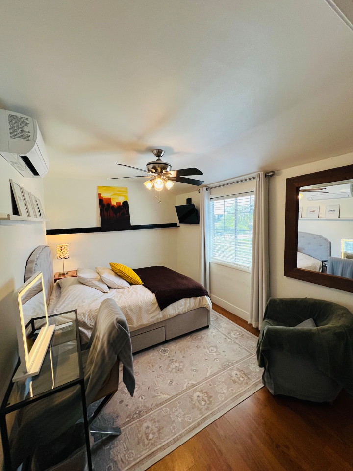 2 Bedroom 1 Bathroom Up Stairs Cozy Apartment - Alhambra, CA