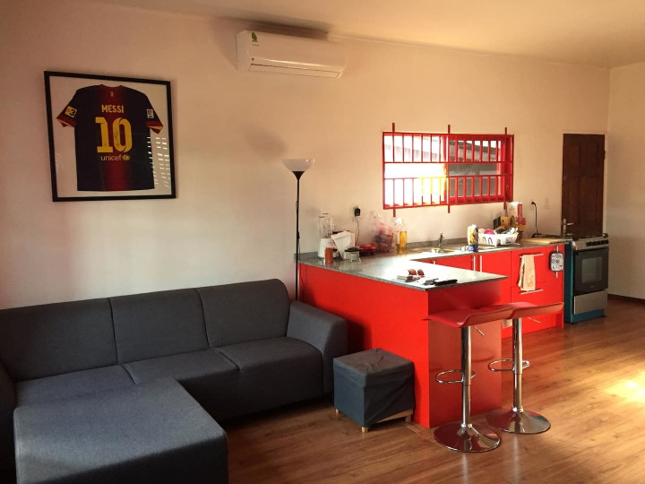 Cozy Red, White And Blue Home - Paramaribo