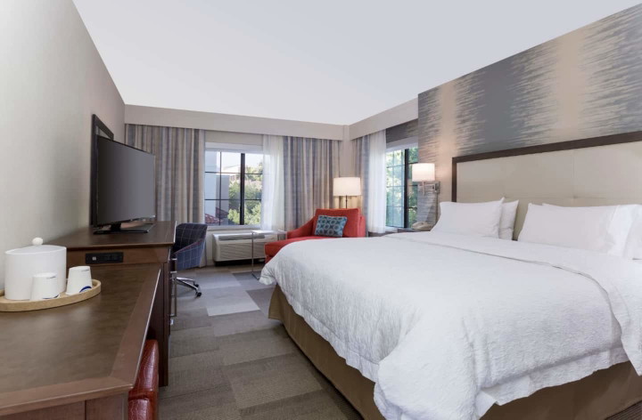 Stylish 3 Separate Units W/ Breakfast - Goleta, CA