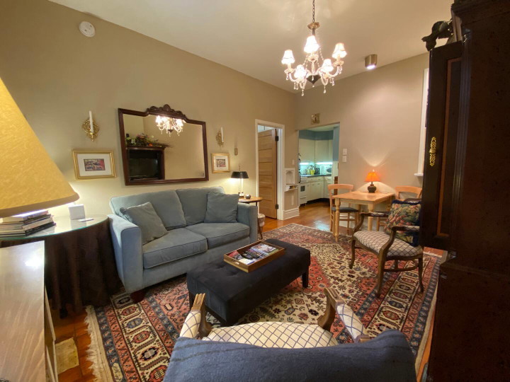 Anna's Retreat: Vintage Luxury In Tower Grove East - Saint-Louis, MO