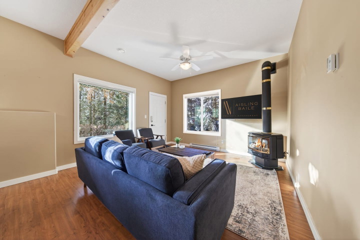 Timberline Hollow | Fireplace | Backyard | Pets Ok - インヴァーミア