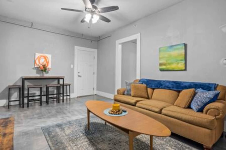Comfortable Stay In Historic Sherman Hill-3 - Des Moines, IA