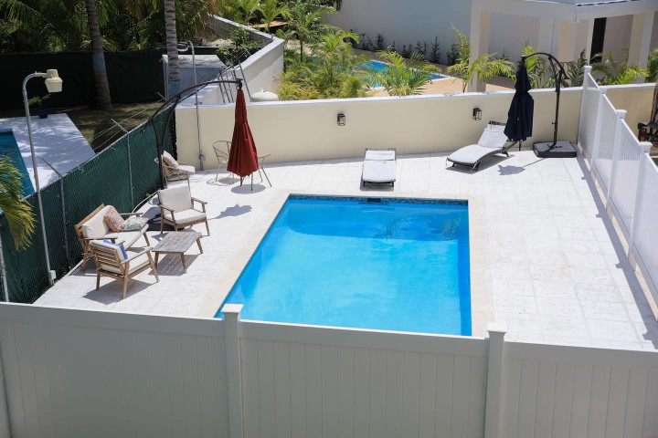 Steps To Grocery | Modern 1br Near Cable Beach - The Bahamas