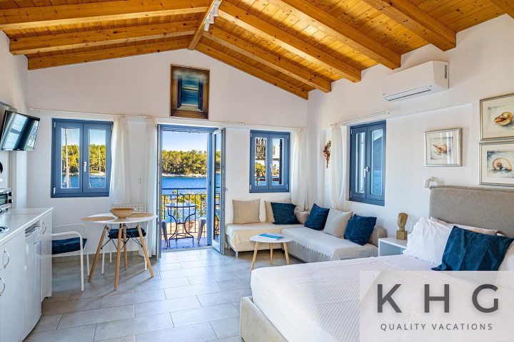 Top Floor Open Plan Art Studio In Fiskardo - Fiskardo