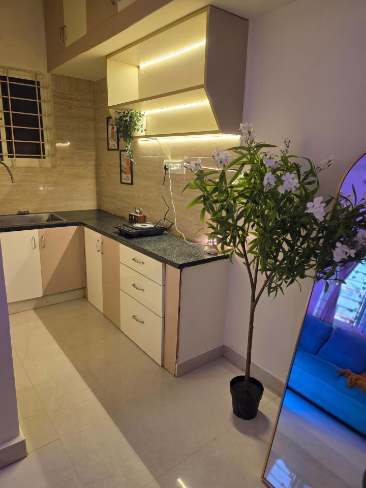Warmlush |1 Bhk Cozy Stay | E-city, Neeladri Road - 