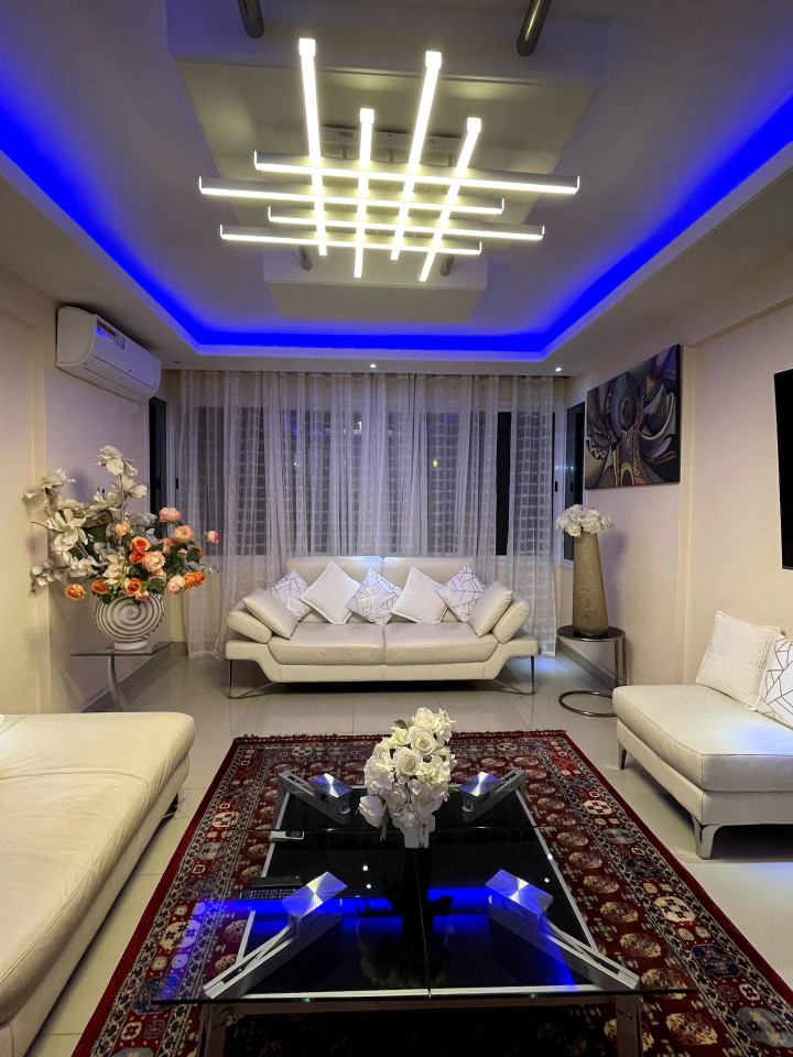 Peaceful Haven On The Corner - Dakar