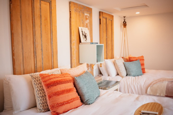 Surf Shack Hotel Room #6 - Narragansett, RI