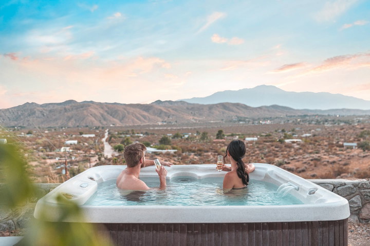 Romantic Hilltop Retreat | Views, Hottub, Pool, Ac - California