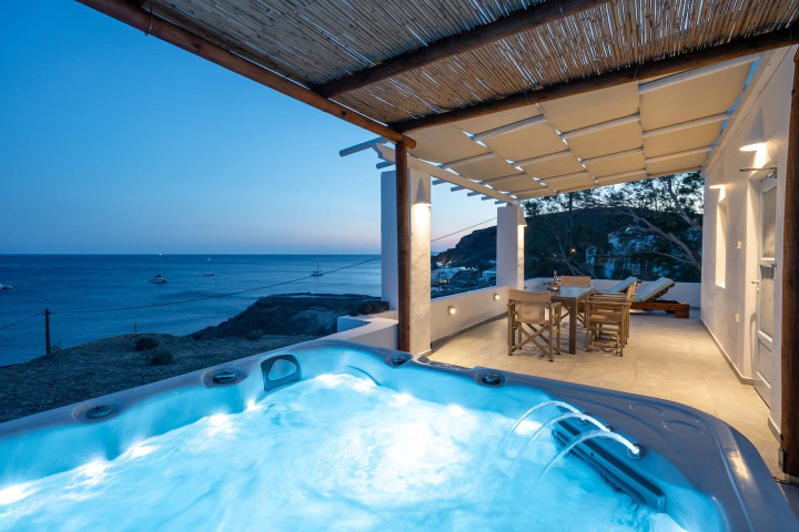 Premium Two Bedroom Villa With Jacuzzi & Sea View - Santorini