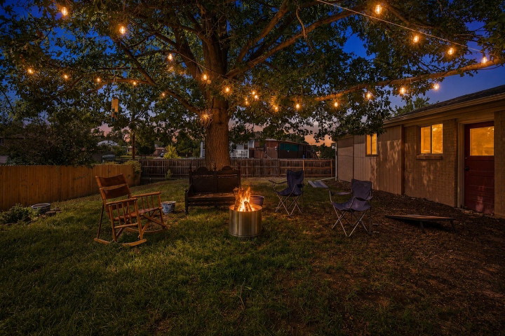 Artistic Bungalow W Back Yard | Red Rocks Access - Arvada, CO