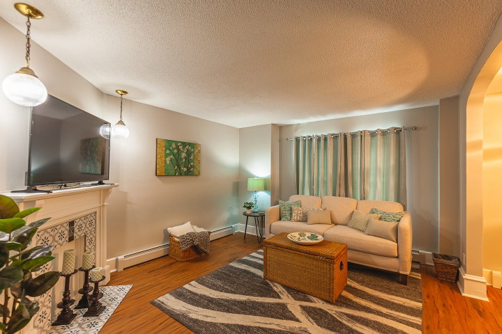 Executive Suite 1br 1ba, W/q Bed - Duluth, MN