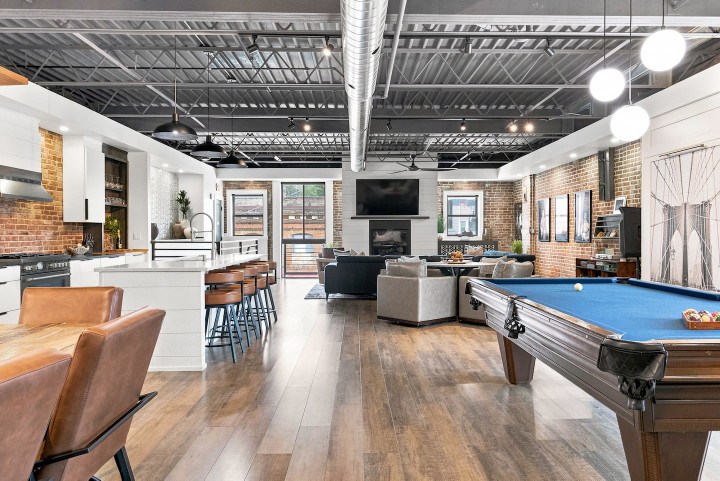 Luxury Downtown Penthouse | Rooftop Skyline Views - Kansas City, KS