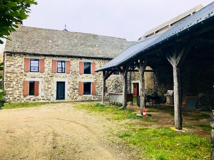 Gites Grande Capacité à Saint-chély-daubrac - Laguiole