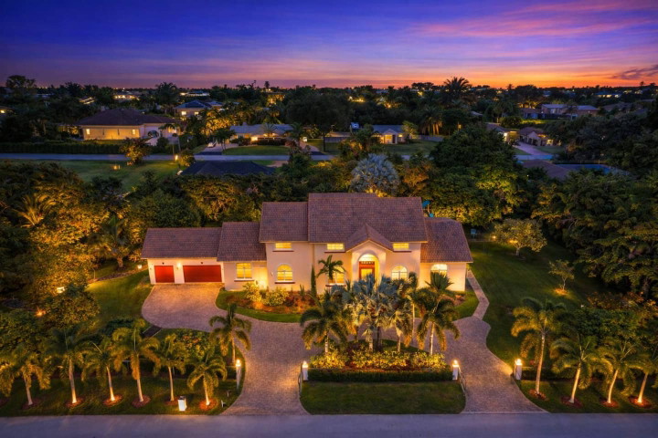 Sleeps 22 2-acre Private Resort W/ Pool & Tennis - Bahamas