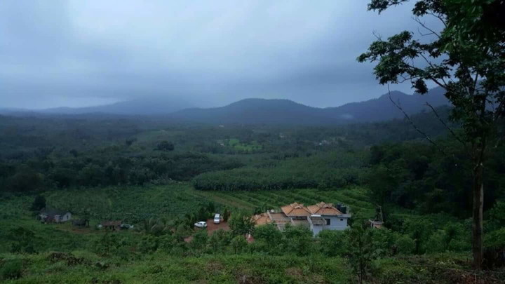 Kollur Mookambika - 3 Rooms In Jadkal Homestay - Kollur