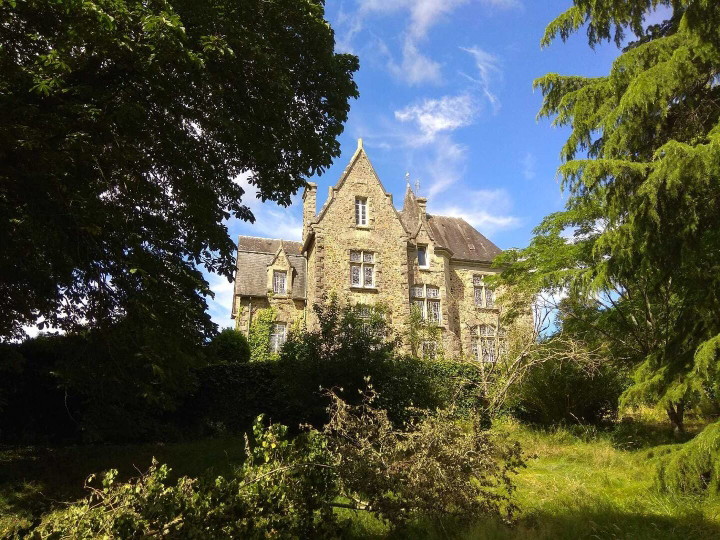 Une Aile De Joli Manoir - Bain-de-Bretagne