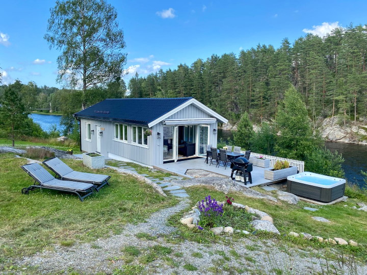 Cabin For 6 By Lake Near Oslo, Jacuzzi Ac Wi-fi - Noorwegen