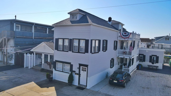 Adorable 1 Bedroom. Unit 2 First Floor Rear - New Jersey