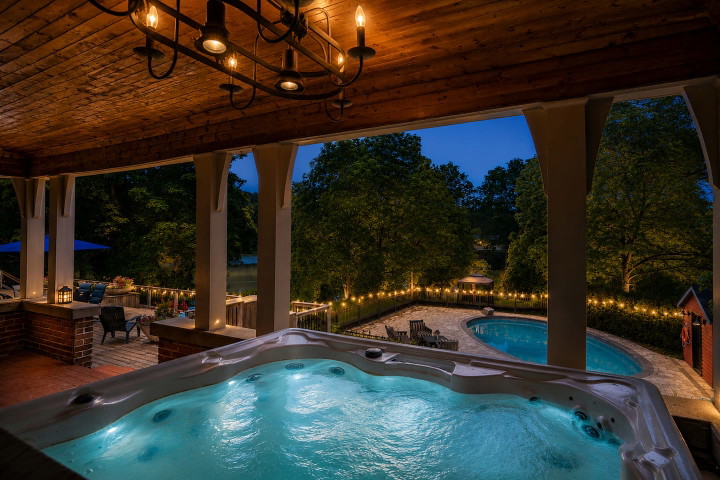 *New* Luxury Waterfront Mansion | Pool | Hot Tub - Owen Sound