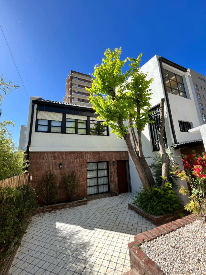 Casa Estilo Industrial Moderno - Mar del Plata