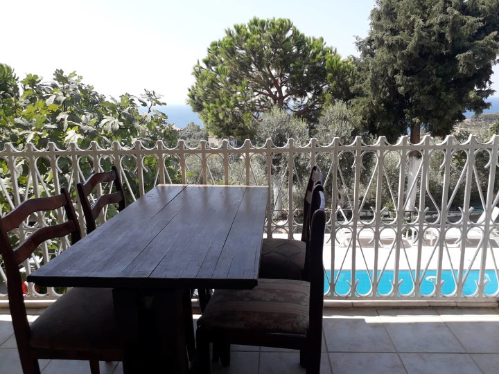Güvercin Ada Ve Merkeze Yakın 1+1 Mutfaklı Daire - Kuşadası