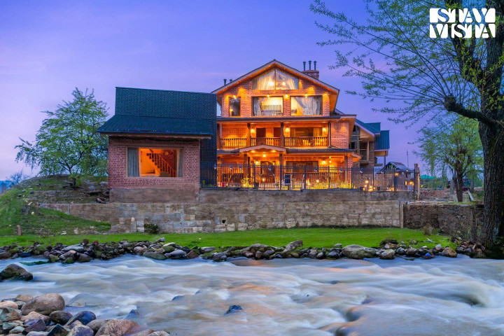 Swiss Chalet Luxury Villa | Riverside | Tangmarg - Gulmarg