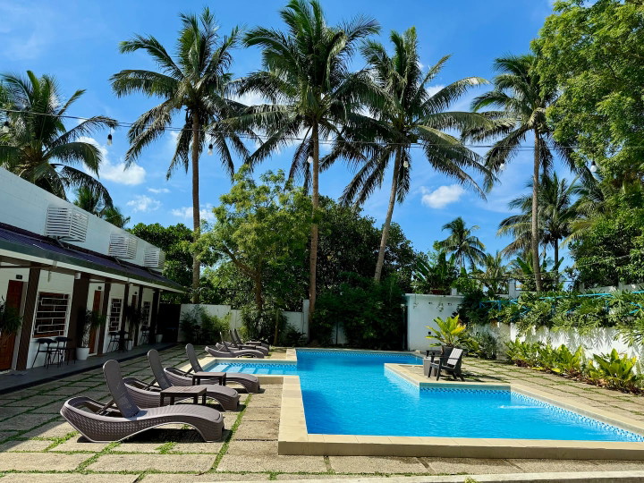 Solstice Suites-errol Suites (Good For 44-46 Pax) - Amadeo