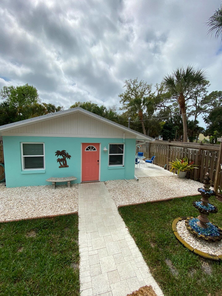 The Coastal Oasis. Only 8 Minutes From The Beach! - Manasota Key, FL