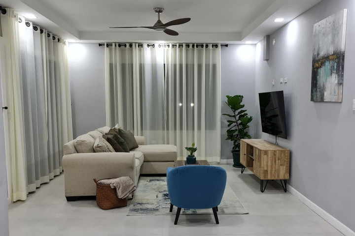 The Sunset Villa - 2bd Apt W/ Pool & Lovely Views - Kingston