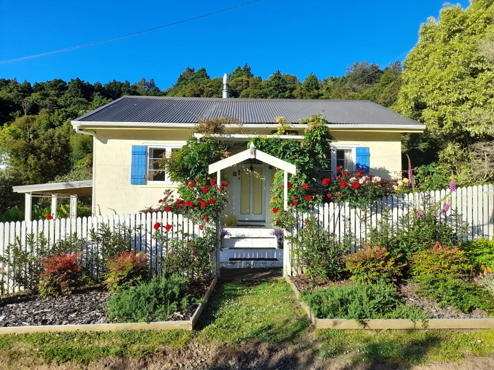 1930s Cottage - Bay of Plenty