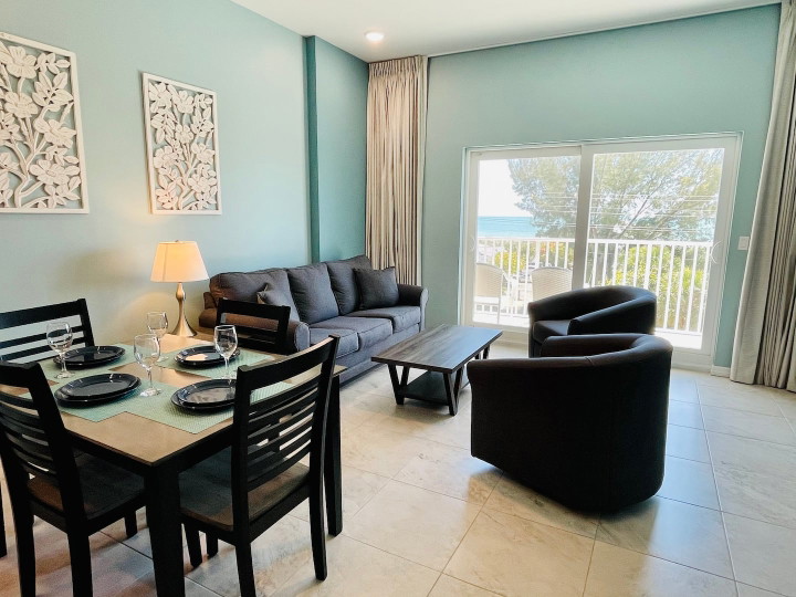 Walkable Gulf View Condo Near John`s Pass, Pool - Madeira Beach, FL