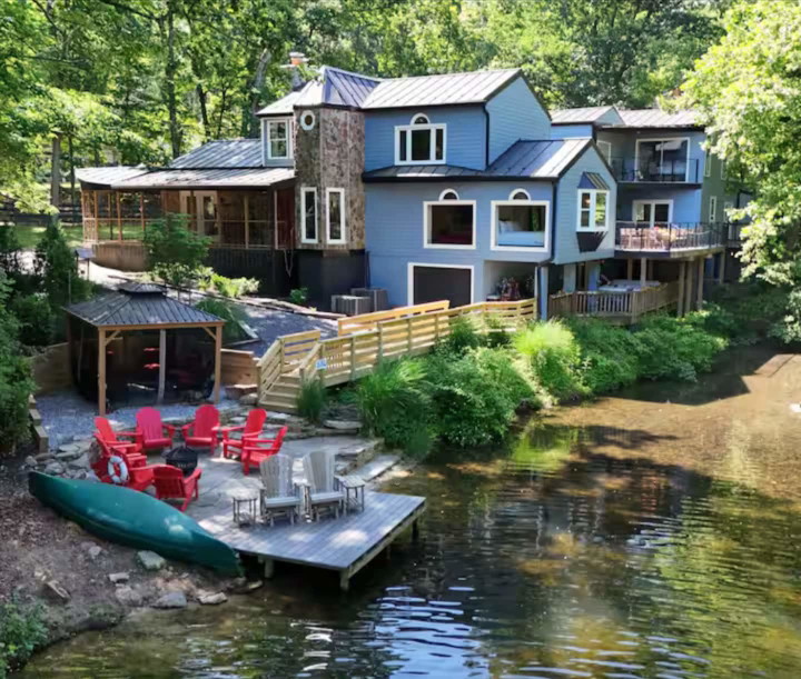 Lux Lakefront King Suites, Hottub, Watercraft - Harpers Ferry, WV