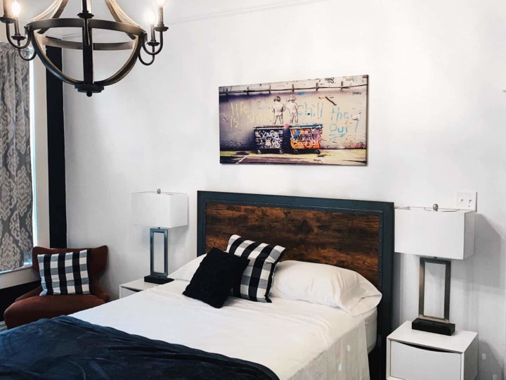 Laredo Mansion - Contemporary Suite - Laredo, TX