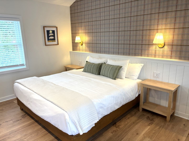 Boutique King Room Near Colonial Williamsburg - Williamsburg, VA