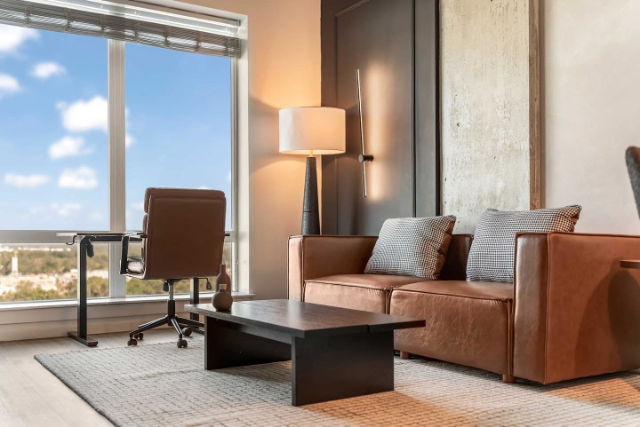The Dominic - 1br Condo, King Bed, Pool, Gym - Orlando, FL