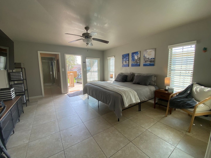 Private Entrance W/ In Unit W/d 1a - San Antonio, TX