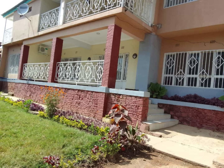 9 Bedrooms, All En-suites Situated Next To City - Lubumbashi