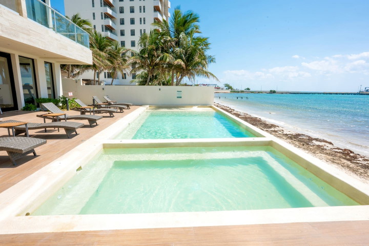 New Front Beach Apartment With Free Golf Cart - Puerto Morelos