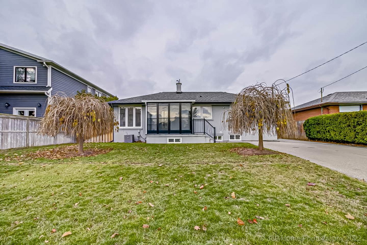 Beautiful Family Home Near Downtown - Oakville