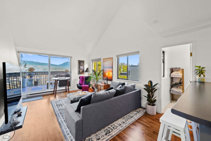 Beach Loft, Stunning Views-ocean, Mountain, City - Vancouver